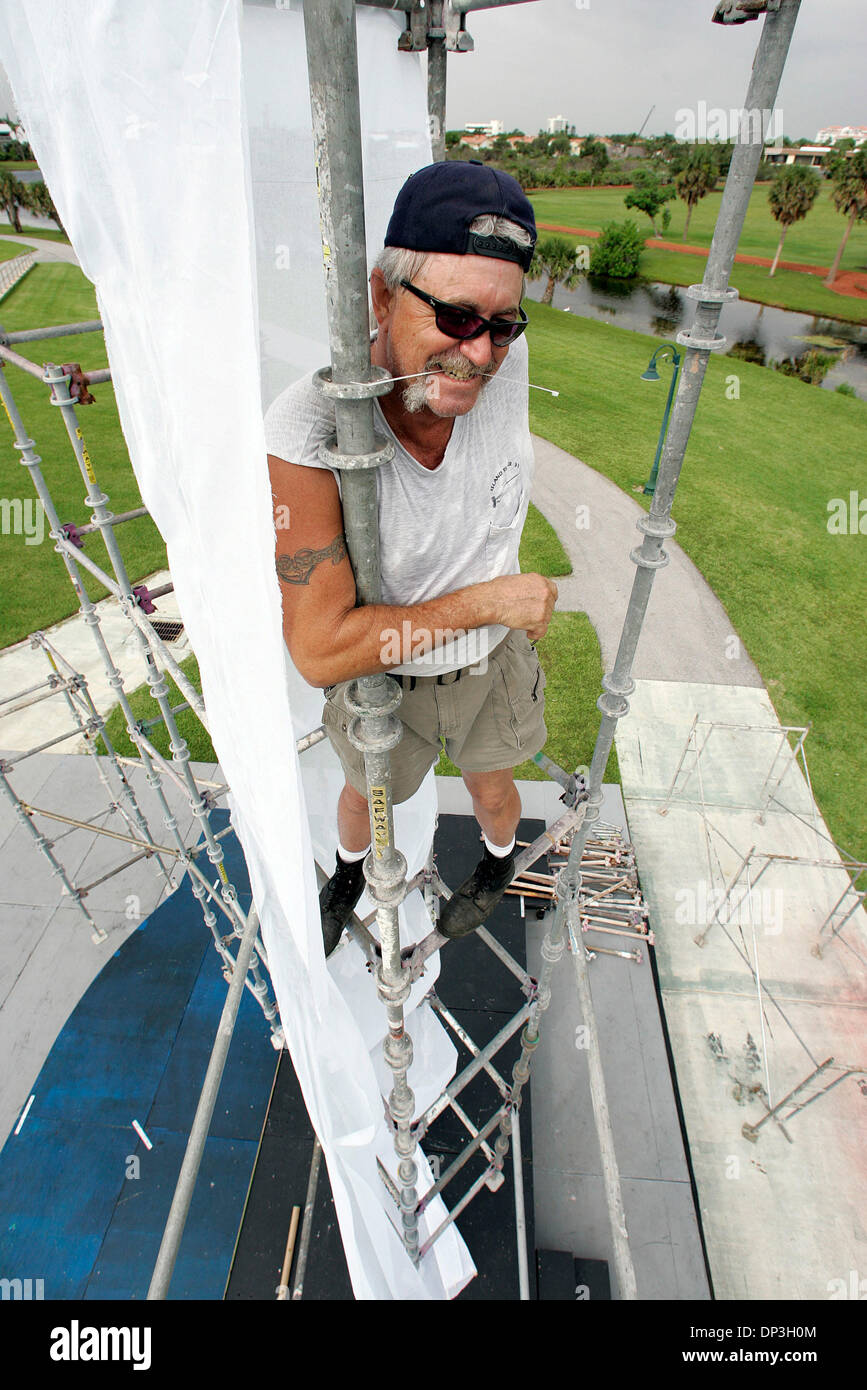 Placing columns hi-res stock photography and images - Alamy