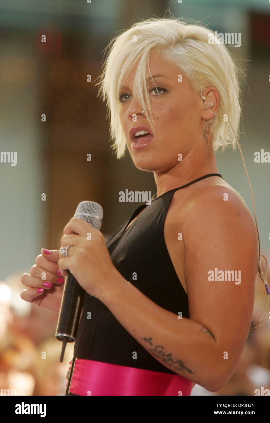 Jul 07 2006; New York, NY, USA; Singer PINK performs on the 'Today ...