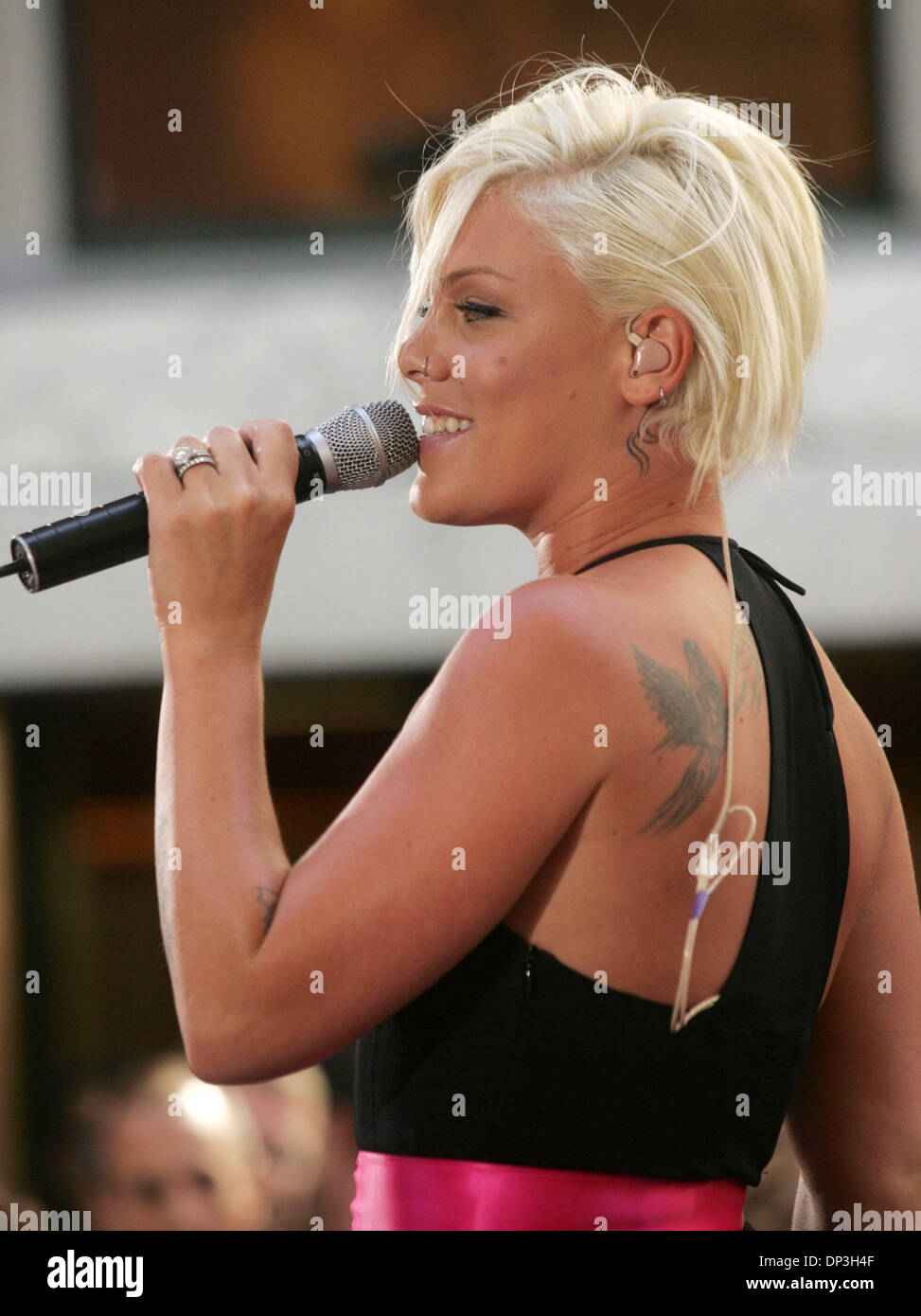 Jul 07 2006; New York, NY, USA; Singer PINK performs on the 'Today ...