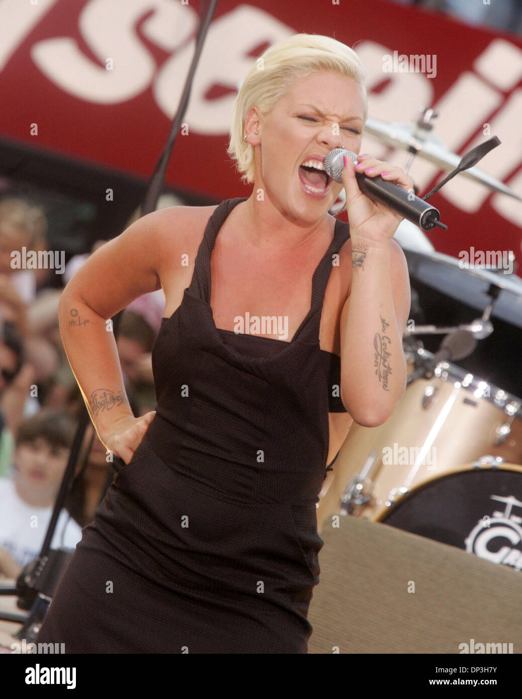 Jul 07, 2006; New York, NY, USA; Singer PINK performs a free concert ...