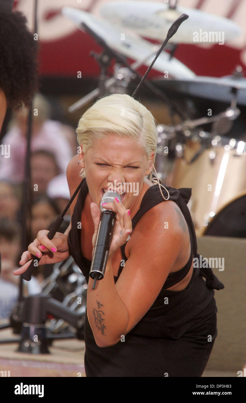 Jul 07, 2006; New York, NY, USA; Singer PINK performs a free concert ...