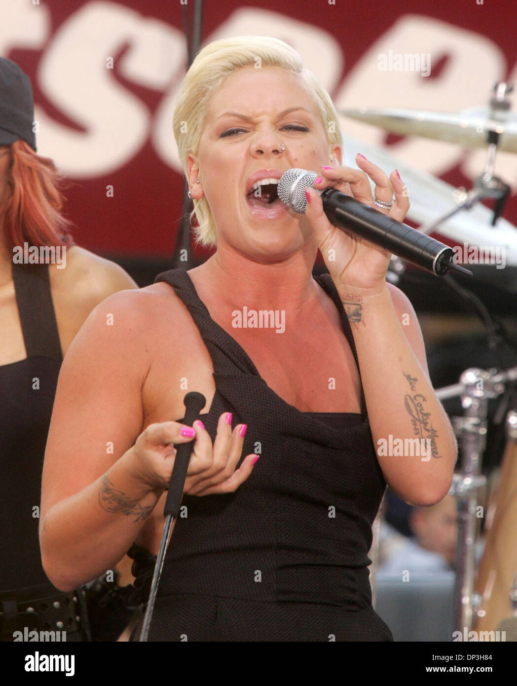 Jul 07, 2006; New York, NY, USA; Singer PINK performs a free concert ...