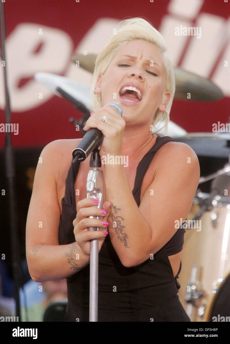 Jul 07, 2006; New York, NY, USA; Singer PINK performs a free concert ...
