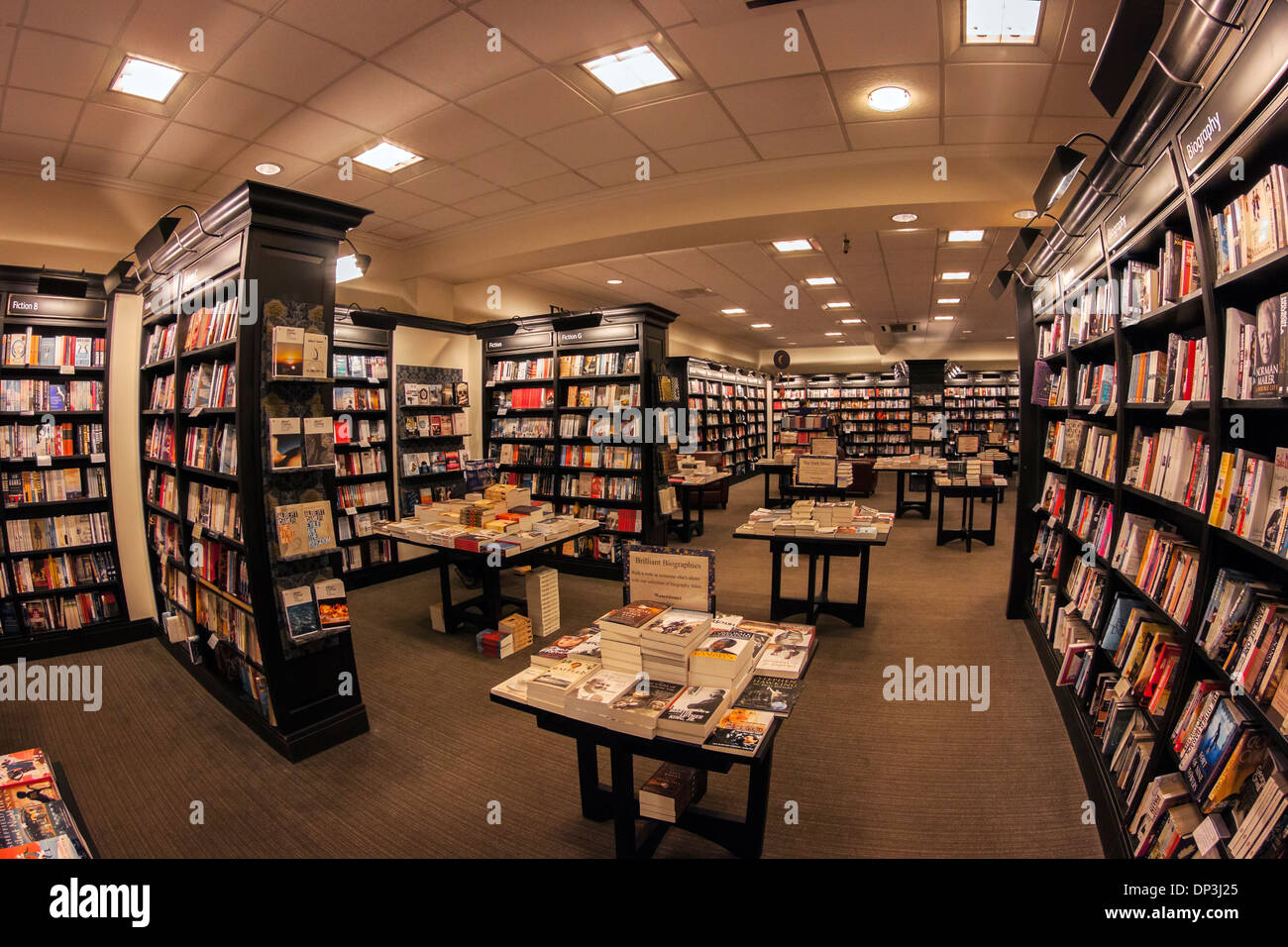 Bookshop interior hi-res stock photography and images - Alamy