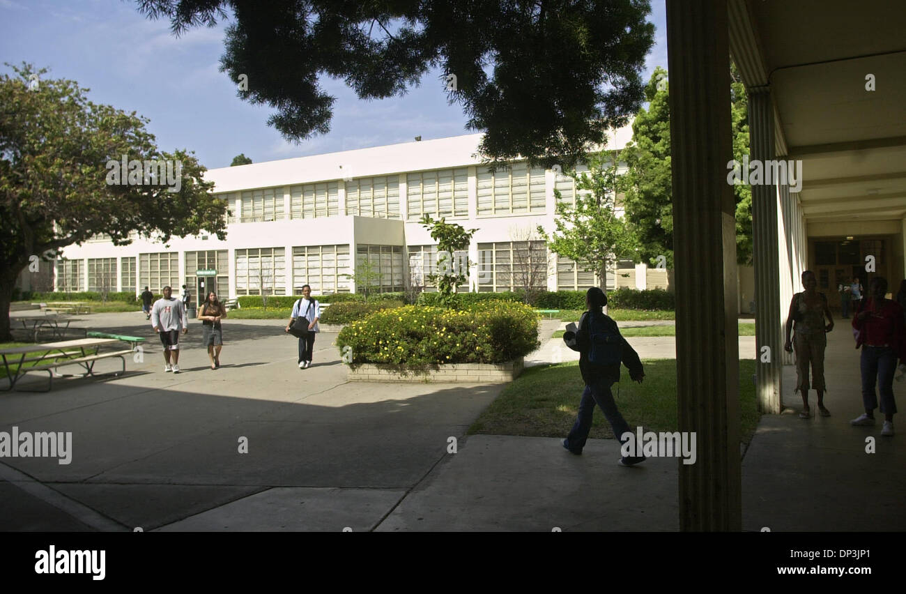 (PUBLISHED 06/01/2003; B-6:1,2,3) The courtyard of Lincoln High School ...