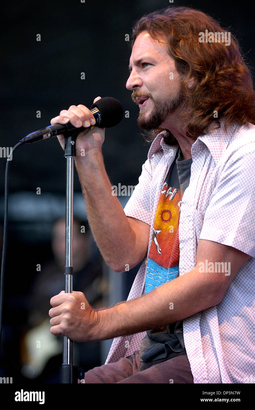 Jul 13, 2006; Santa Barbara, CA, USA; EDDIE VEDDER of Pearl Jam ...