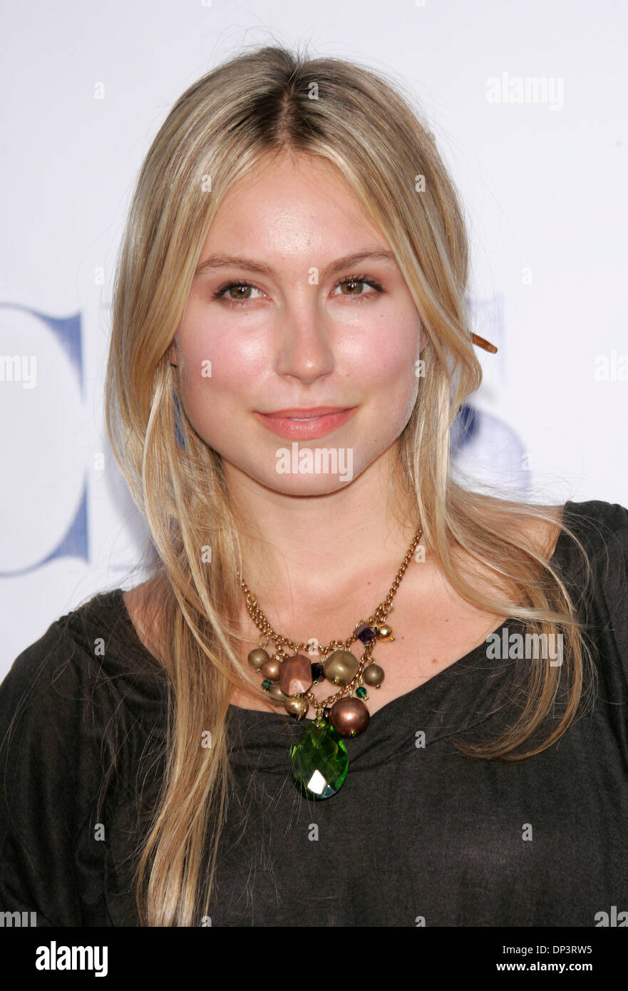 Dead or alive sarah carter 2006 hi-res stock photography and images - Alamy