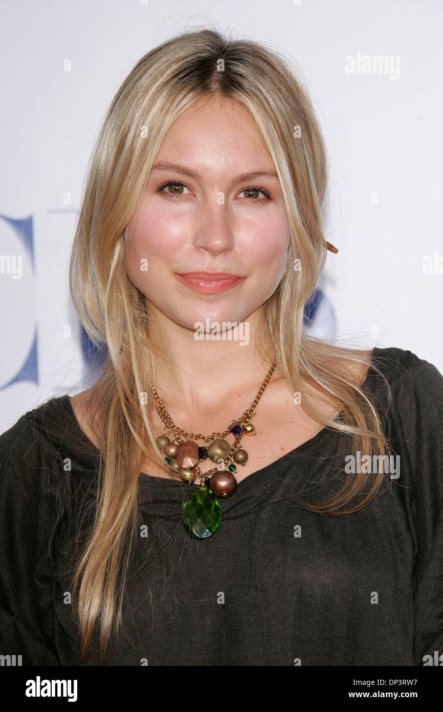 Dead or alive sarah carter 2006 hi-res stock photography and images - Alamy