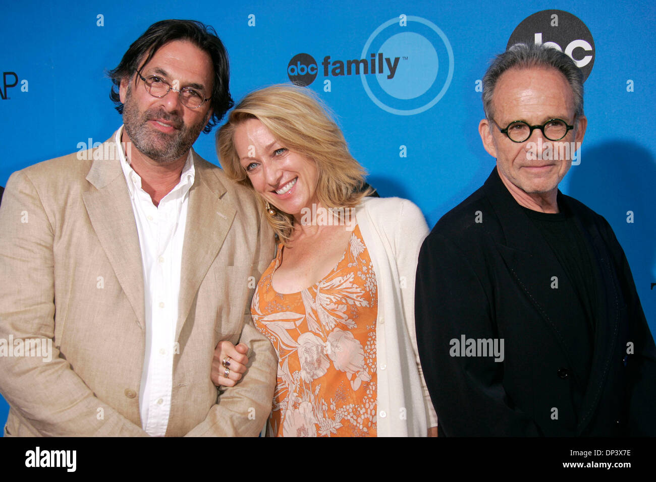 Ken olin and patricia wettig hi-res stock photography and images - Alamy