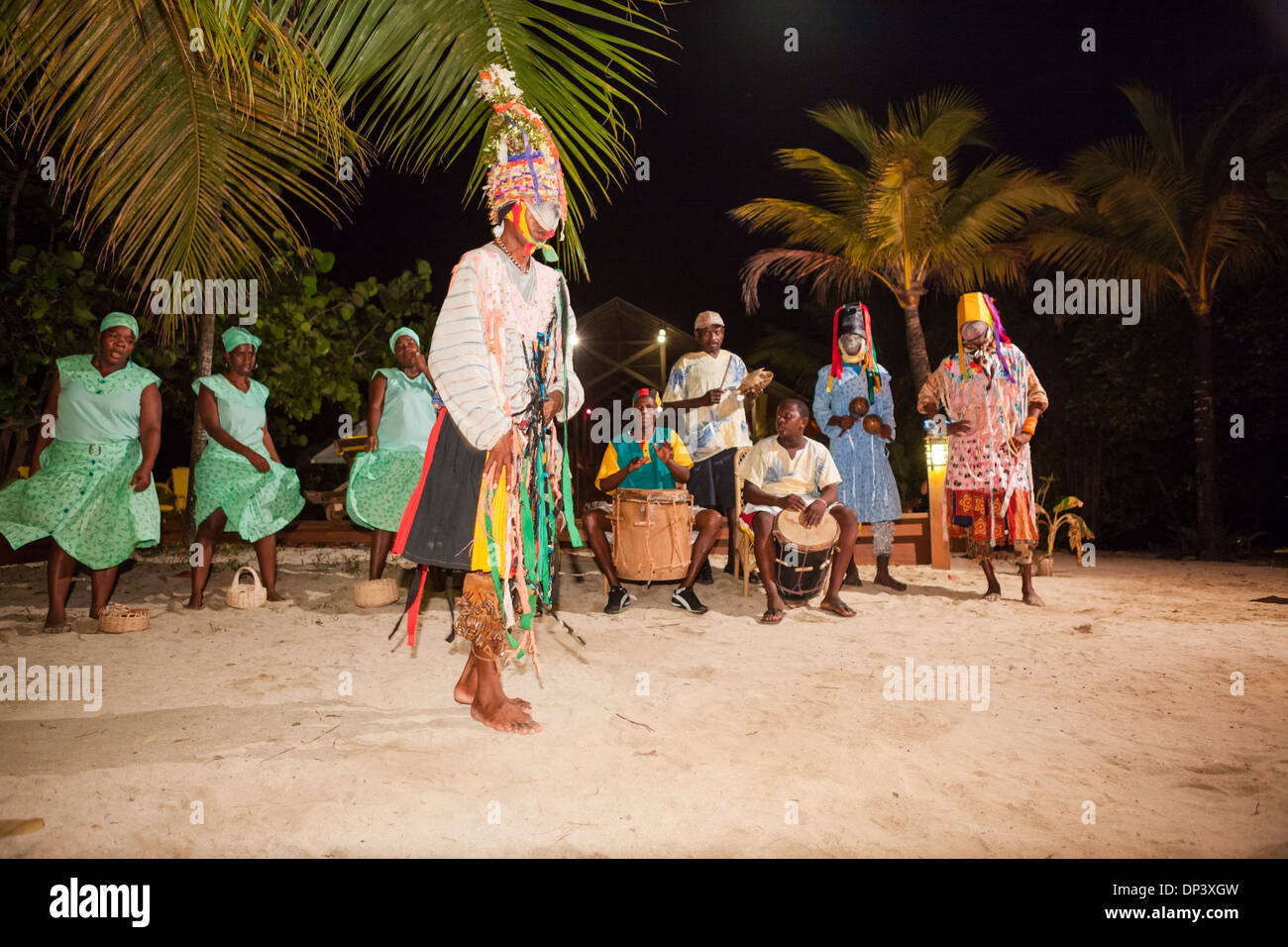 Garifuna dancing hi-res stock photography and images - Alamy