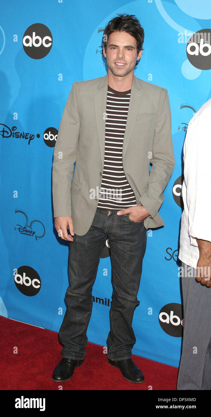 Jul 19, 2006; Los Angeles, CA, USA; Actor JASON THOMPSON at the ABC ...