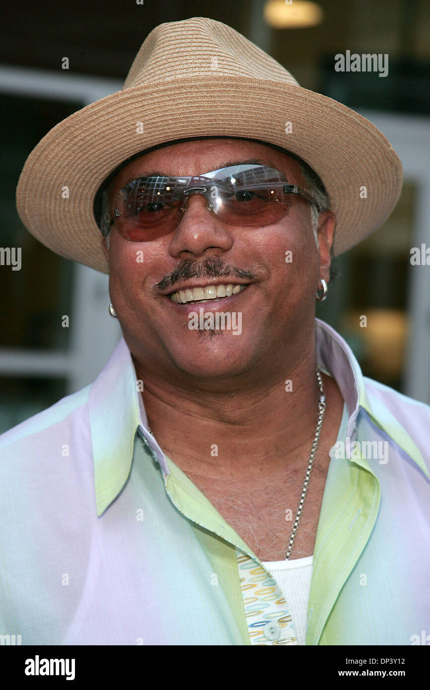 Jul 19, 2006; Hollywood, CA, USA; Singer HOWARD HEWITT during arrivals ...