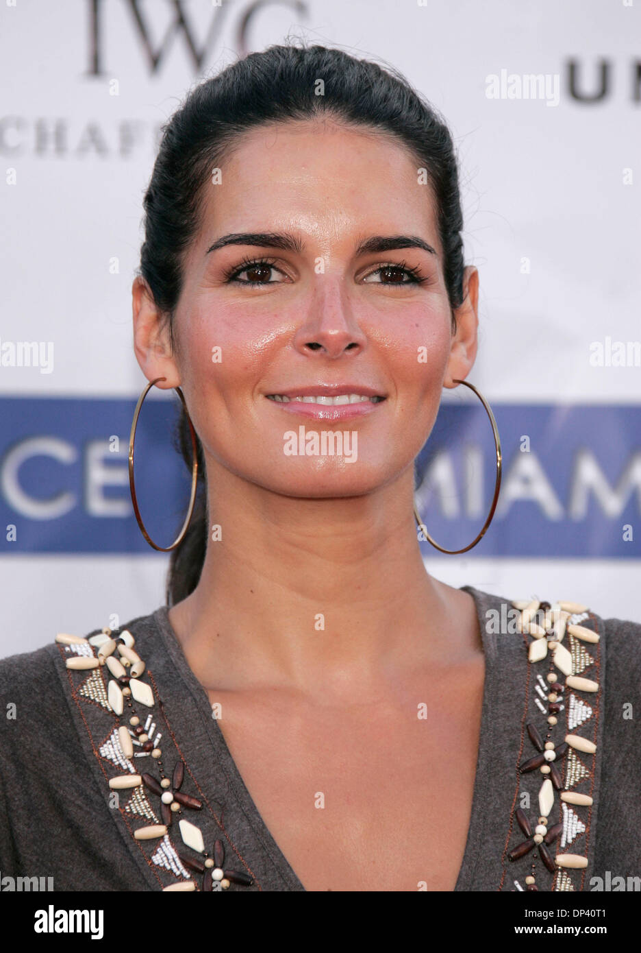 Angie Molina's Instagram, Twitter & Facebook on IDCrawl