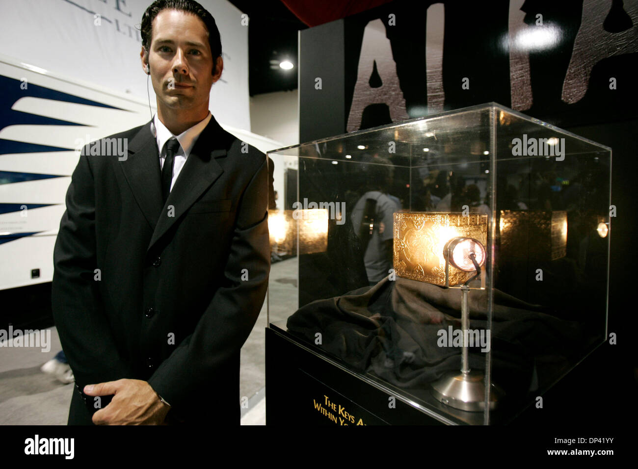 Jul 21, 2006; San Diego, CA, USA; Actor JASON VENTETUOLO plays a secret ...