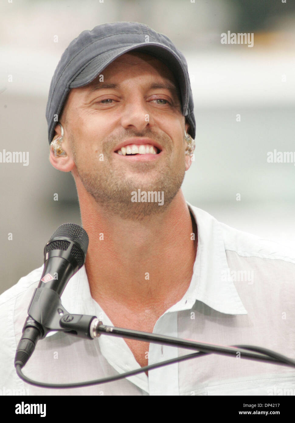 Jul 21, 2006; New York, NY, USA; Singer DANIEL POWTER performs at the ...