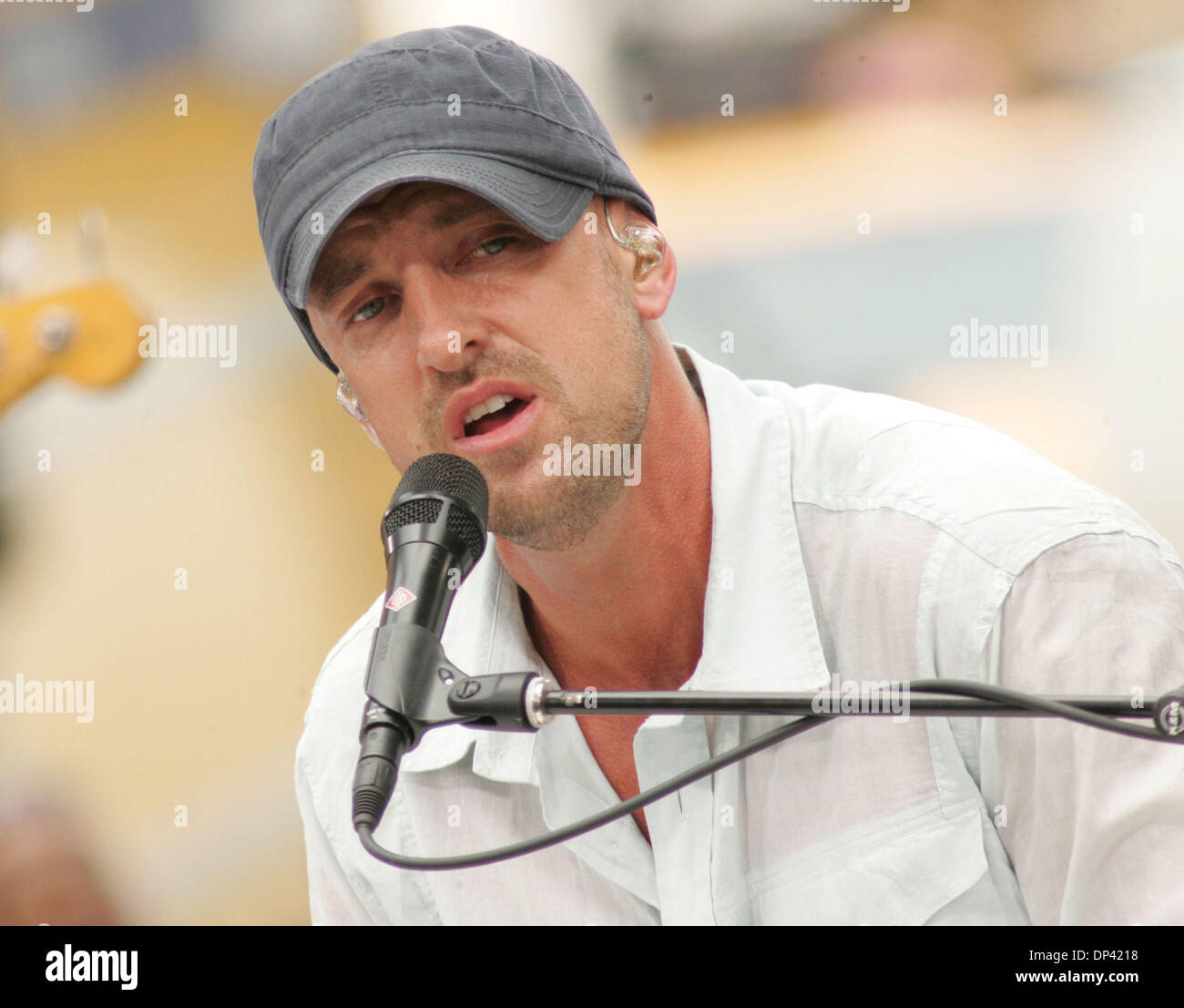 Daniel powter 2006 hi-res stock photography and images - Alamy