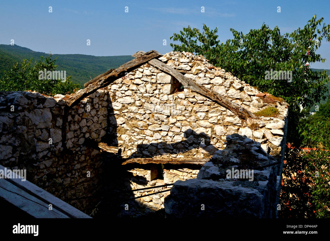 House without roof hi-res stock photography and images - Alamy