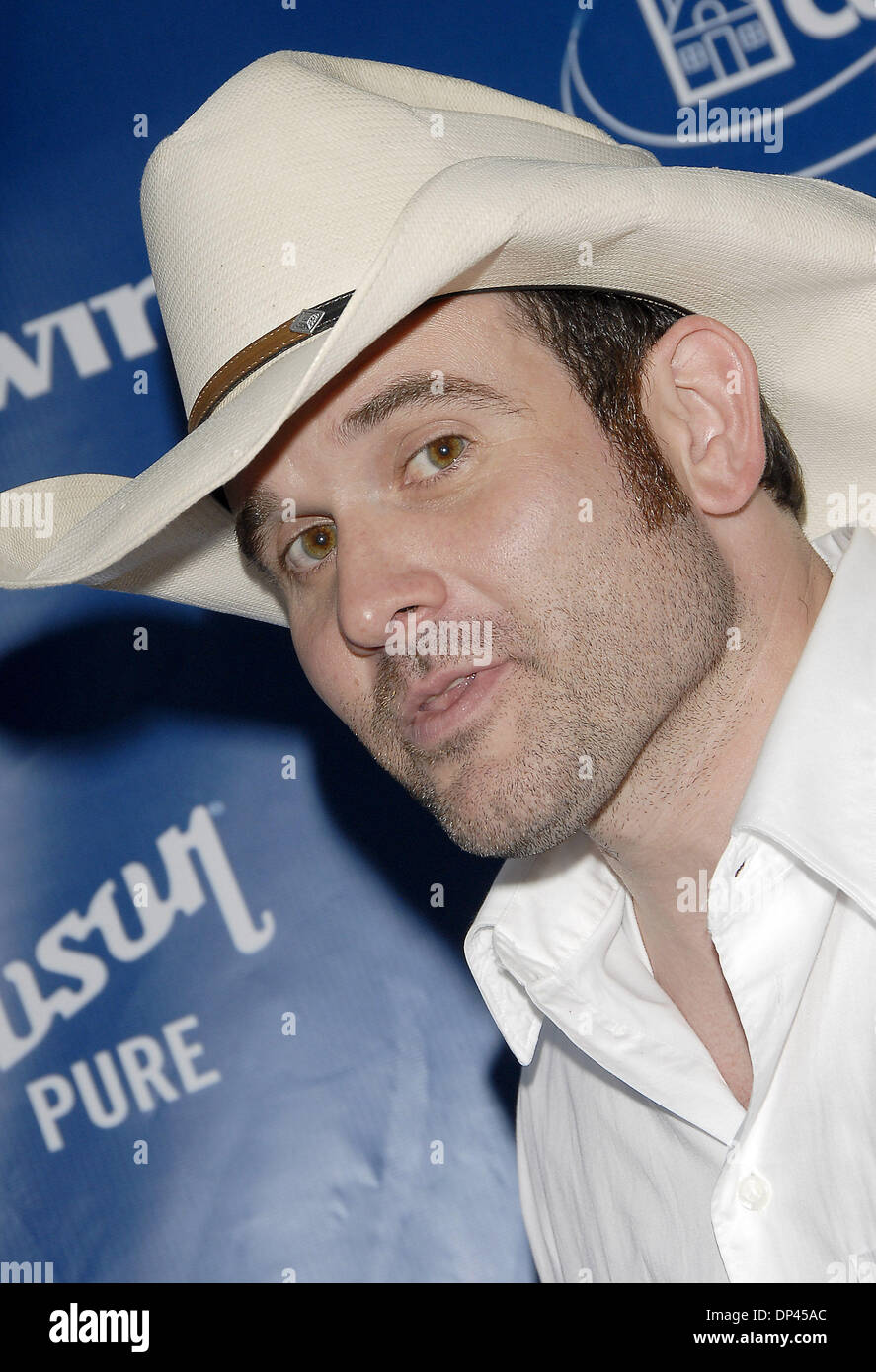 Gibson todd hi-res stock photography and images - Alamy