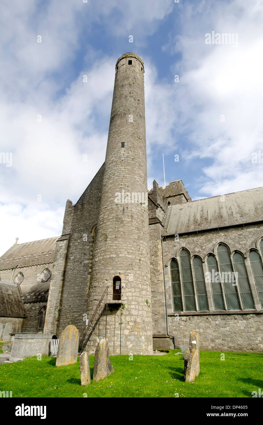 Ireland round tower ireland hi-res stock photography and images - Alamy