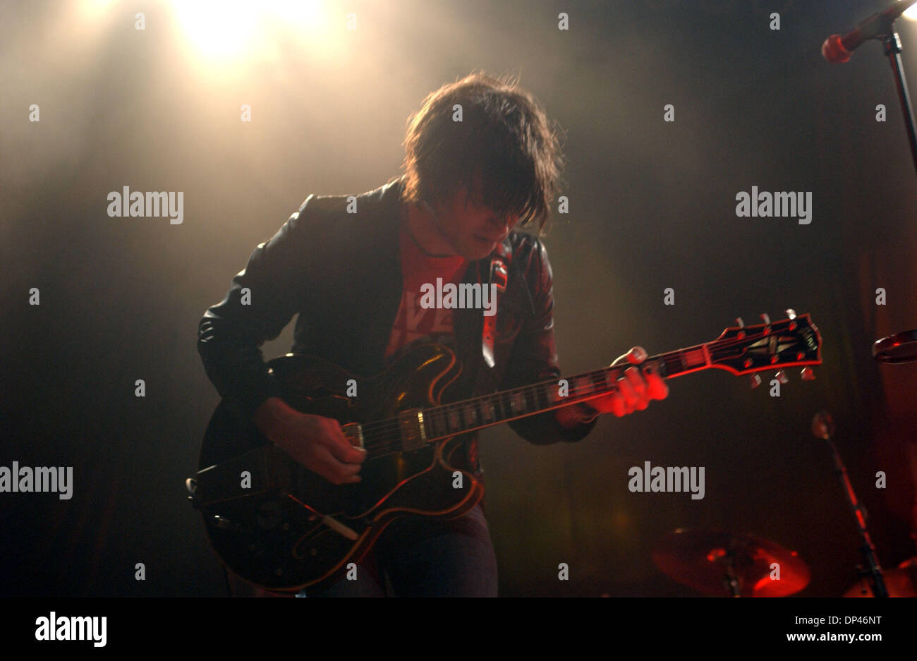 Ryan adams tour hi-res stock photography and images - Alamy