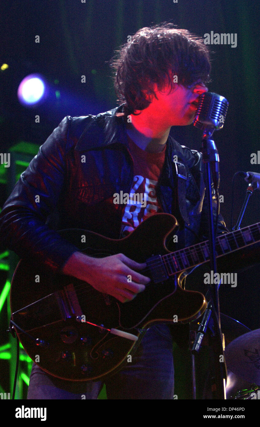 Ryan adams tour hi-res stock photography and images - Alamy