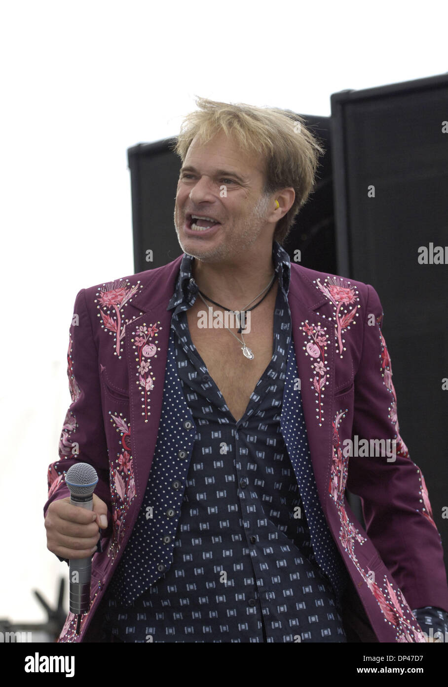Jul 29, 2006; San Jose, CA, USA; 'Diamond Dave' DAVID LEE ROTH ...