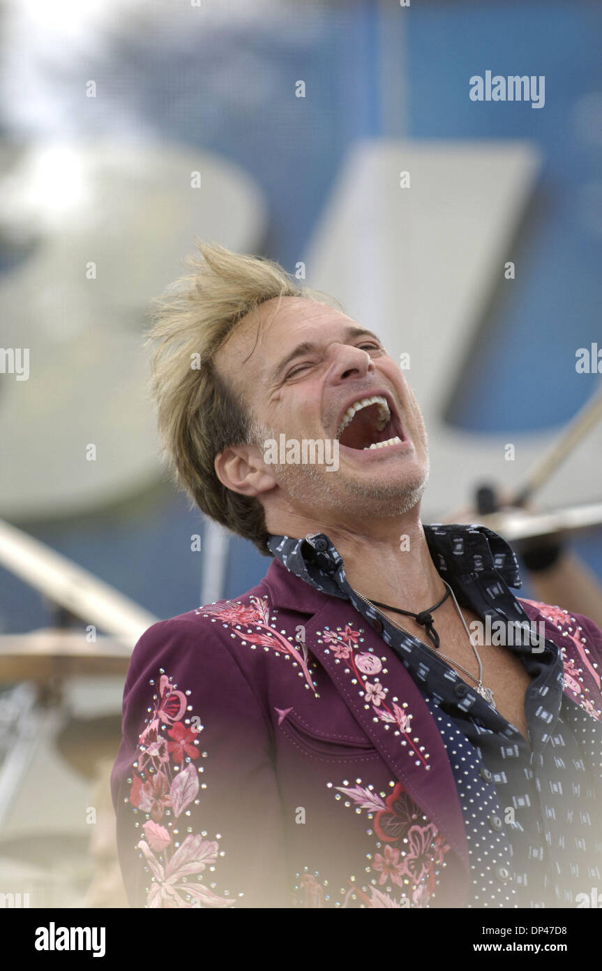 Jul 29, 2006; San Jose, CA, USA; 'Diamond Dave' DAVID LEE ROTH ...