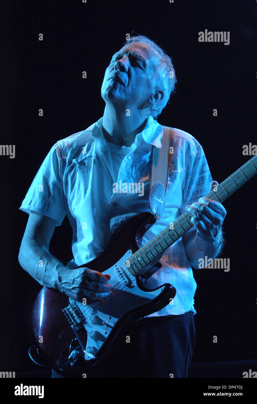 Jul 29, 2006; Santa Cruz, CA, USA; Legendary british guitarist ROBIN ...