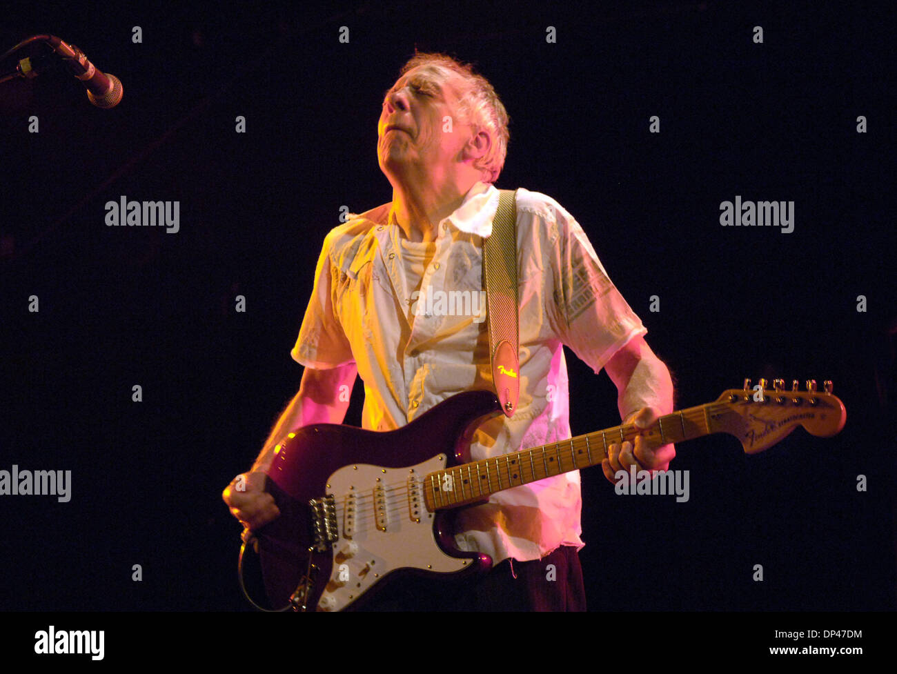 Jul 29, 2006; Santa Cruz, CA, USA; Legendary british guitarist ROBIN ...