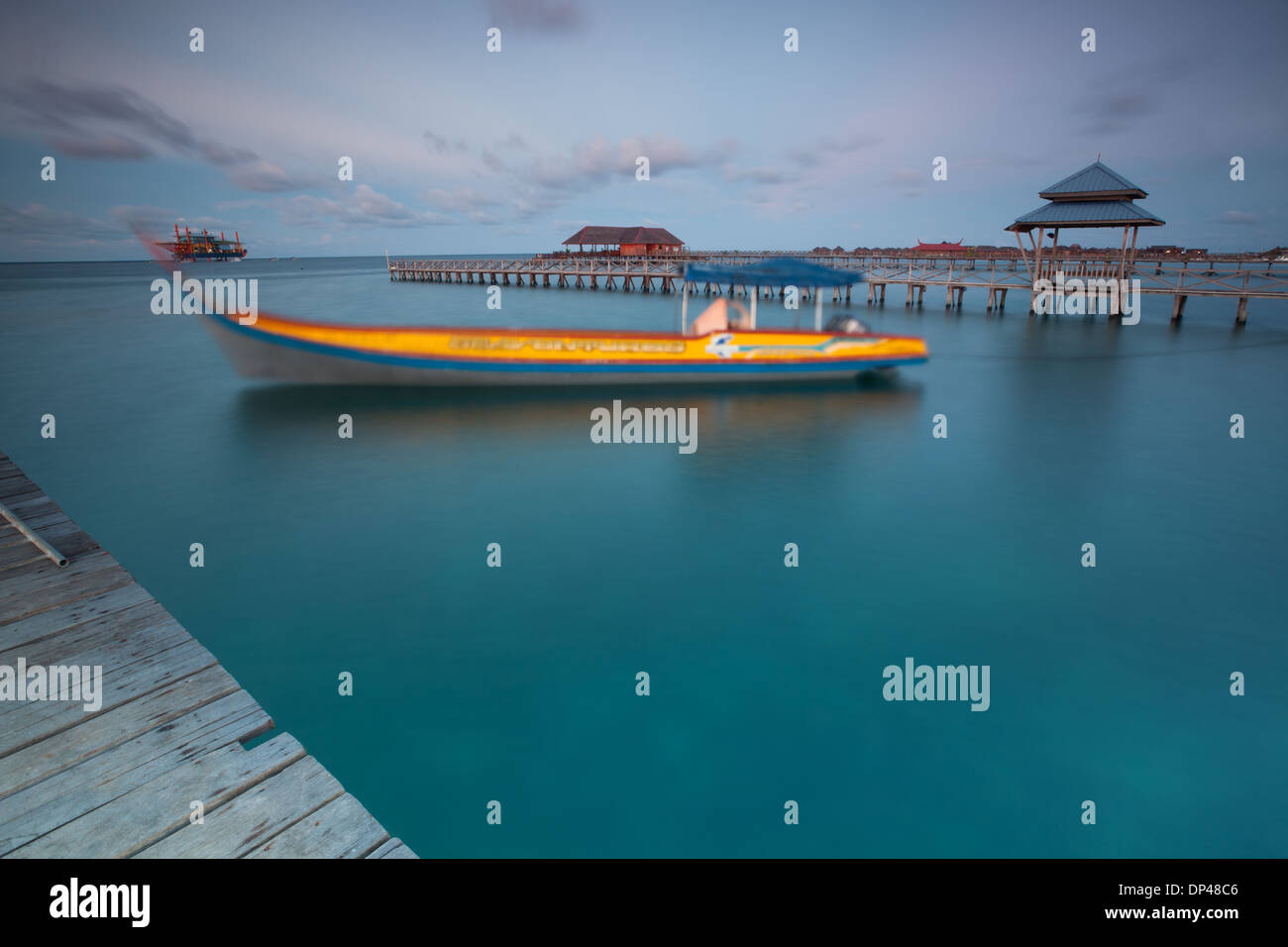 Jetty on lagoon hi-res stock photography and images - Alamy