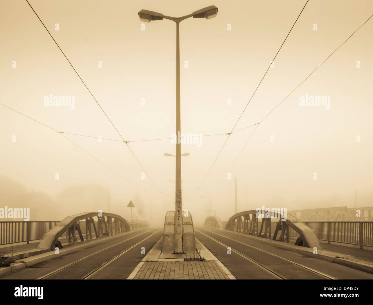 Metal mist hi-res stock photography and images - Alamy
