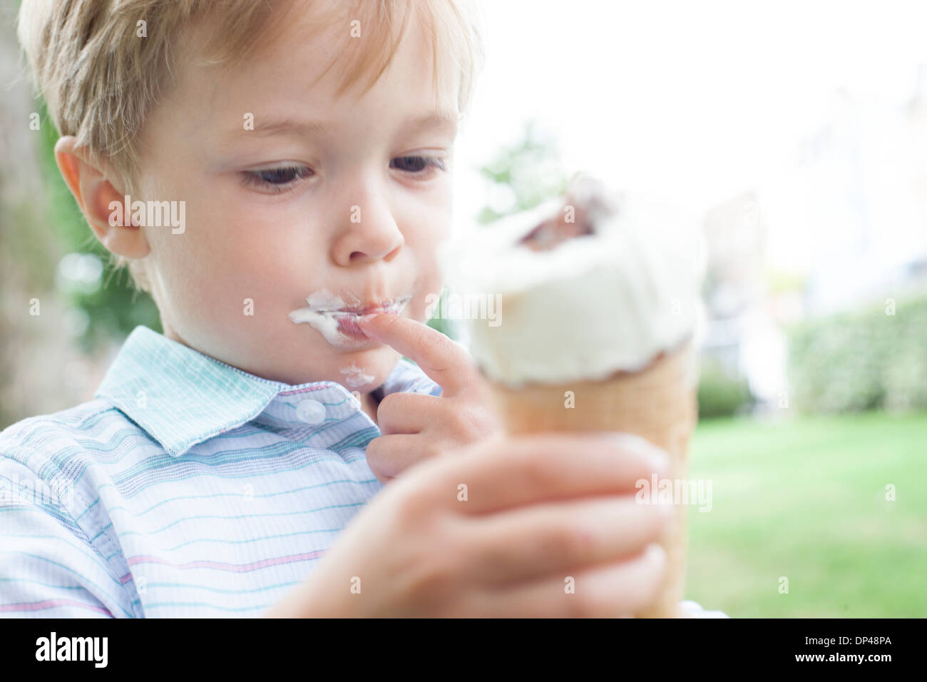 Boy with messy hair hi-res stock photography and images - Alamy