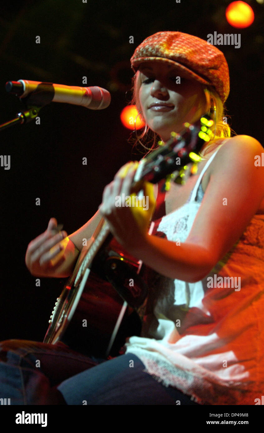 Jul 31, 2006; Myrtle Beach, USA; Musician JESSICA HARP performs live ...
