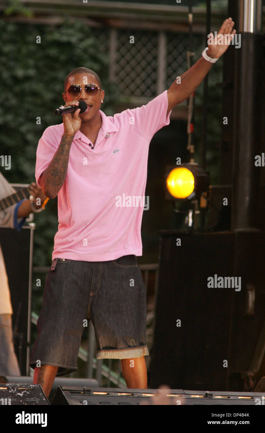 Aug 04, 2006; New York, NY, USA; Hip hop artist PHARRELL WILLIAMS ...