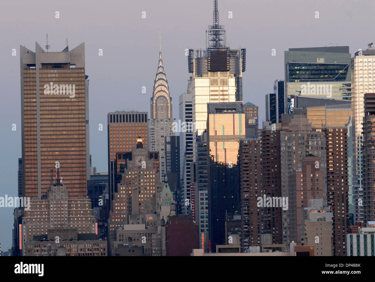 New york city skyline 2006 hi-res stock photography and images - Alamy
