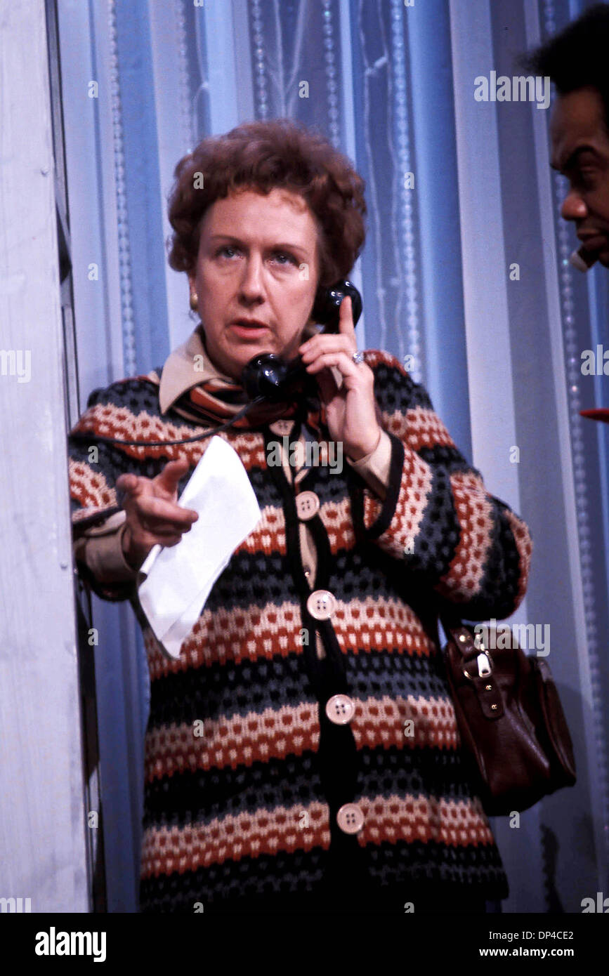 Dec. 30, 2005 - Jean Stapleton. 1977.JEANSTAPLETONRETRO(Credit Image ...