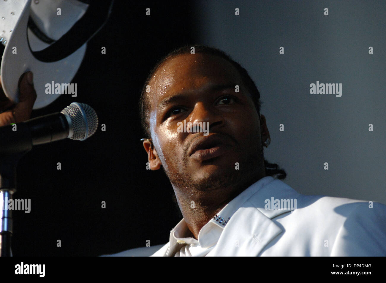 Aug 06, 2006; Virginia Beach, VA, USA; R&B singer JAHEIM warms up the ...