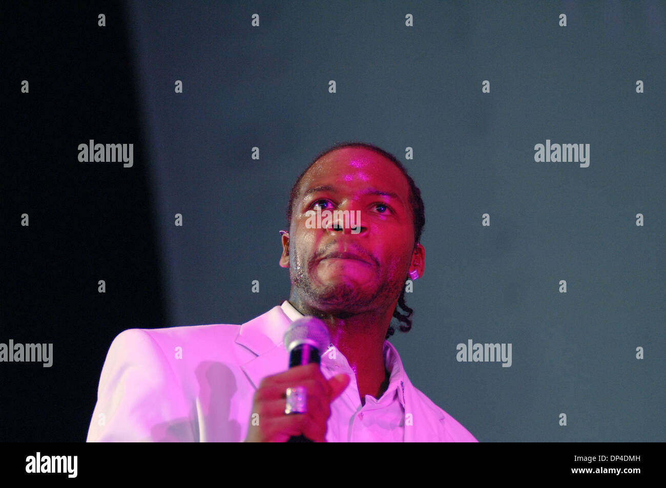 Aug 06, 2006; Virginia Beach, VA, USA; R&B singer JAHEIM warms up the ...