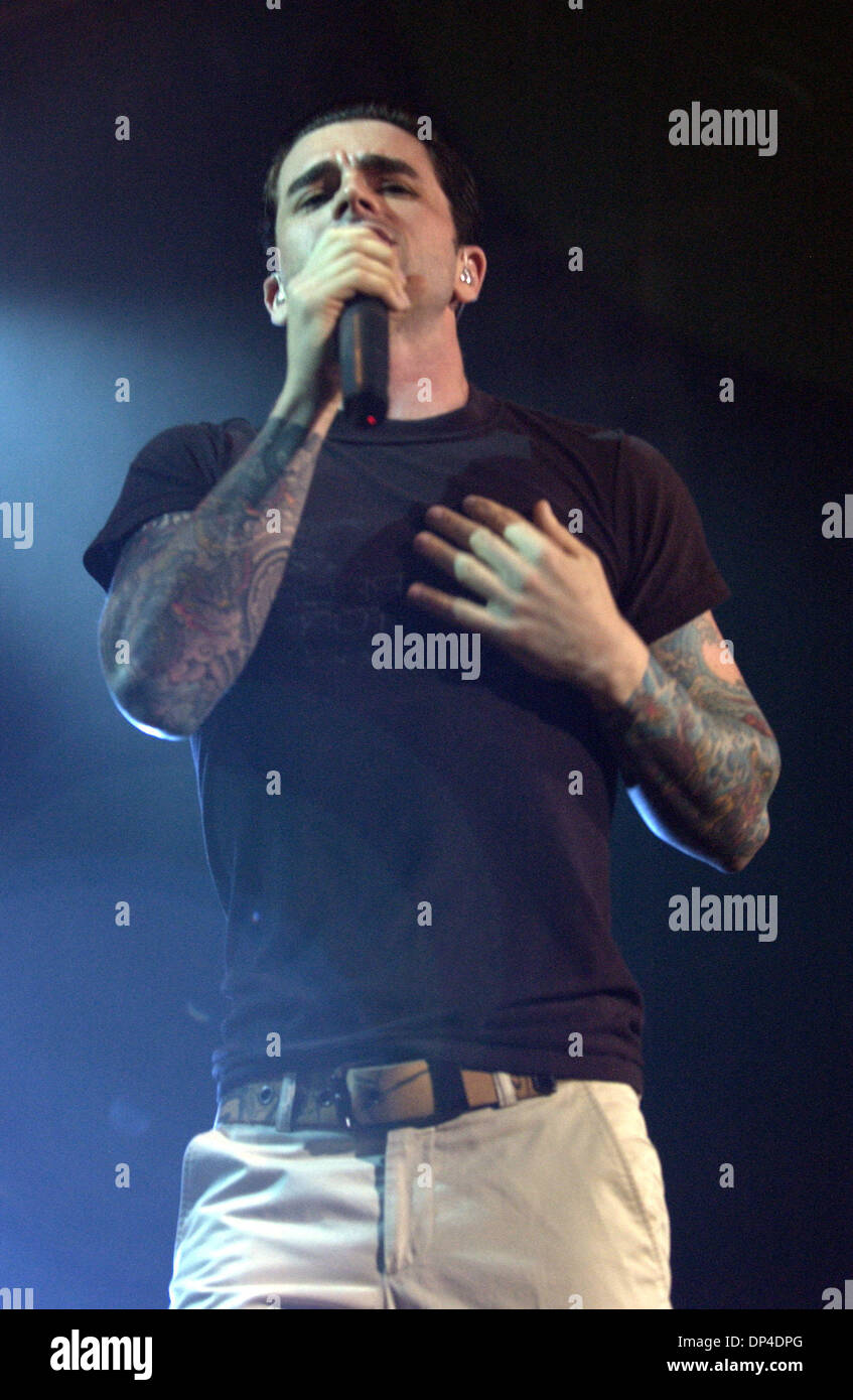 Aug 07, 2006; Myrtle Beach, SC, USA; Singer CHRIS CARRABBA of Dashboard ...