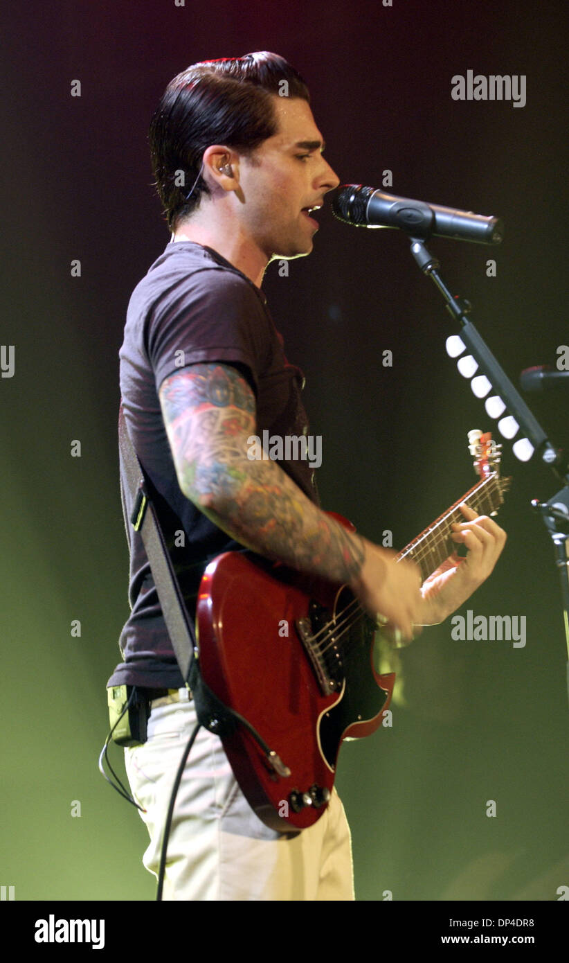 Aug 07, 2006; Myrtle Beach, SC, USA; Singer CHRIS CARRABBA of Dashboard ...