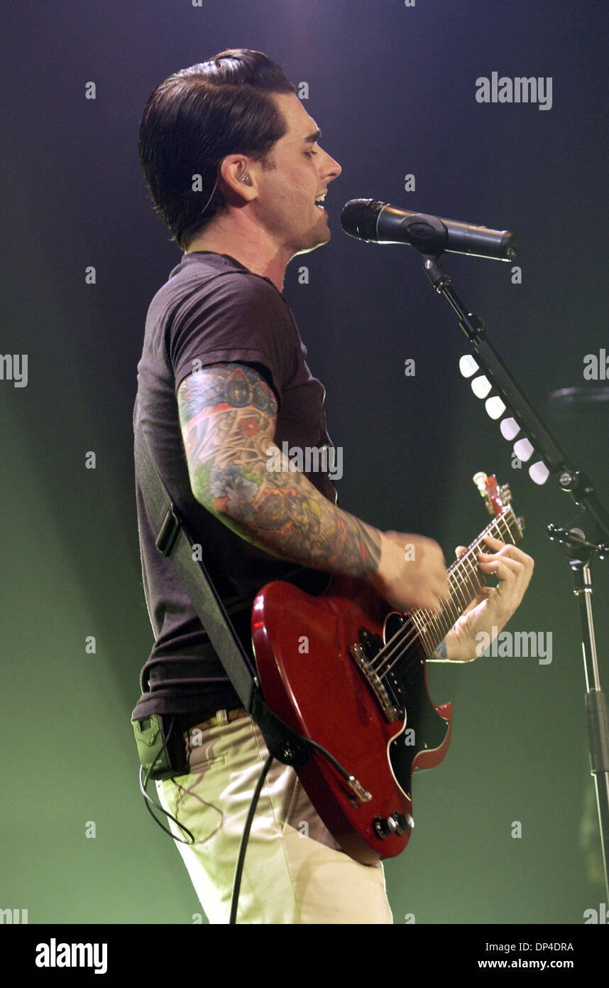 Aug 07, 2006; Myrtle Beach, SC, USA; Singer CHRIS CARRABBA of Dashboard ...