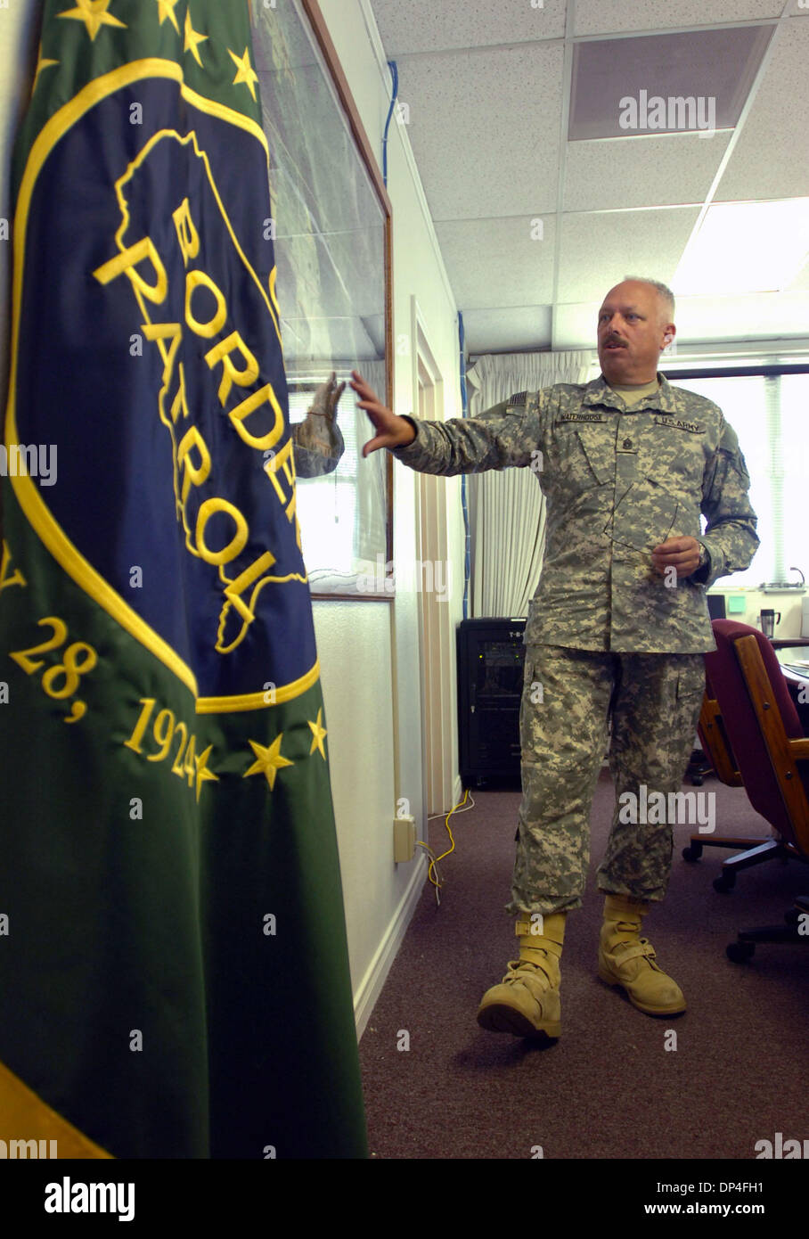 Civilian guards hi-res stock photography and images - Alamy