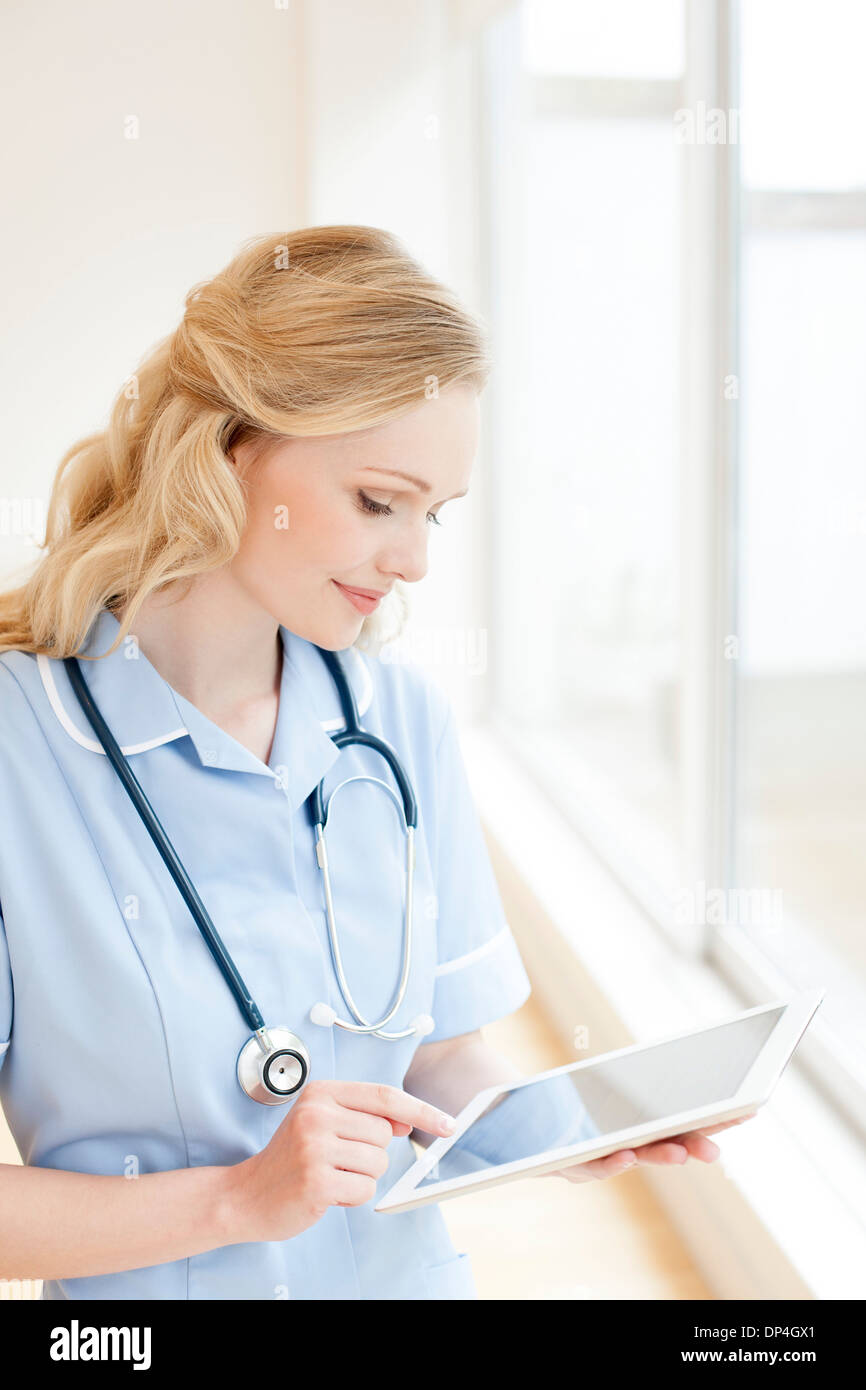 Telehealth nurse hi-res stock photography and images - Alamy