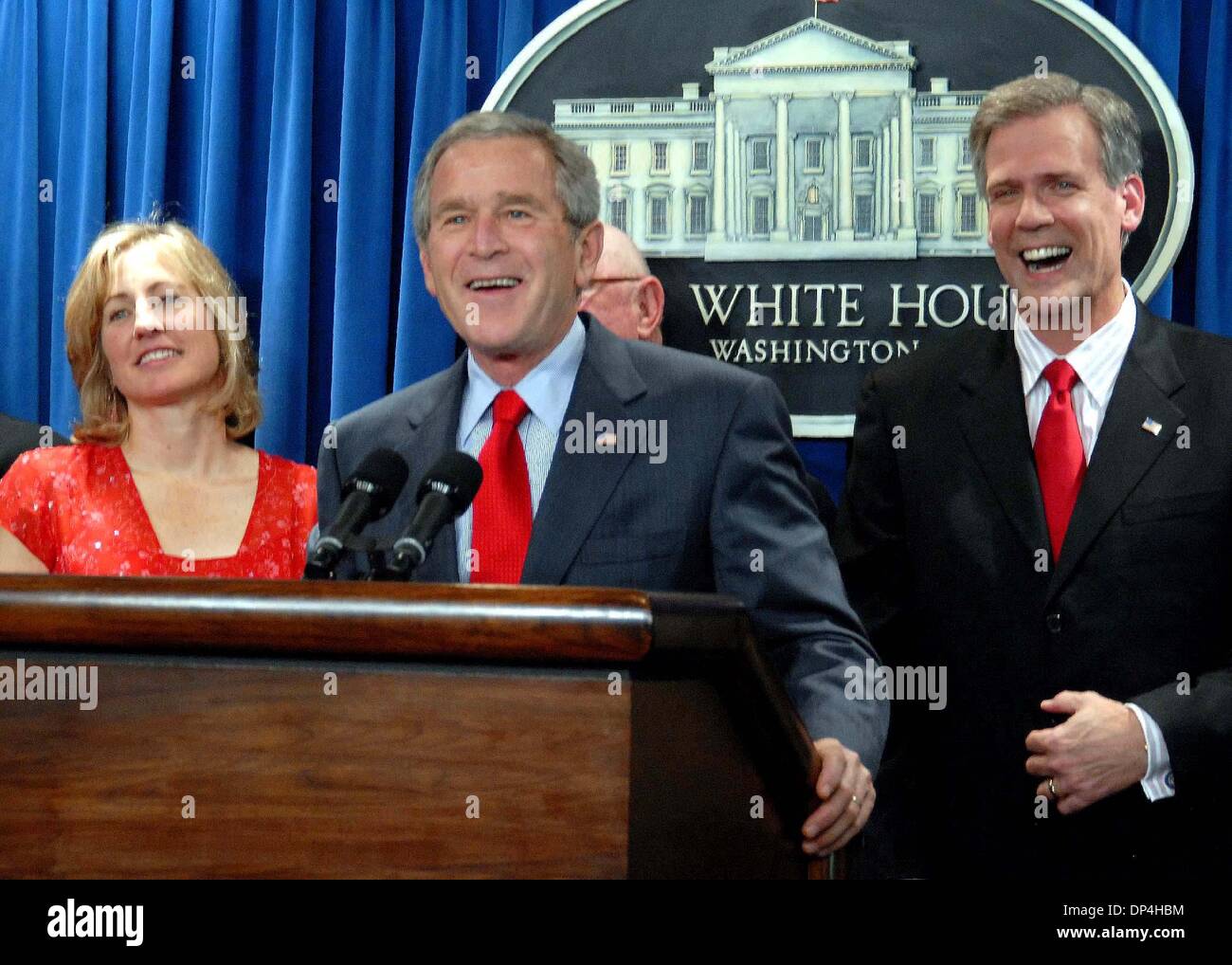 Aug. 2, 2006 - I10999CBE.Present Bush and Tony snow with for press sec ...