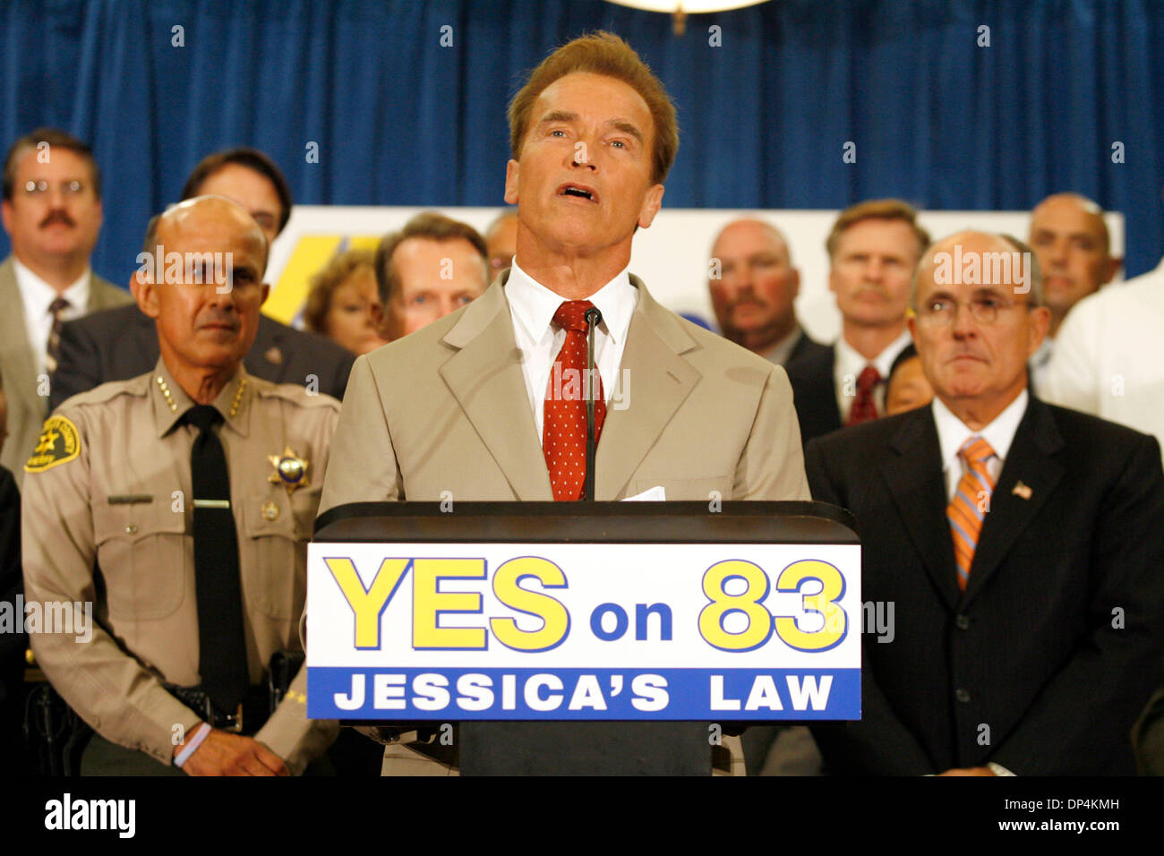 Father is arnold schwarzenegger hi-res stock photography and images - Alamy