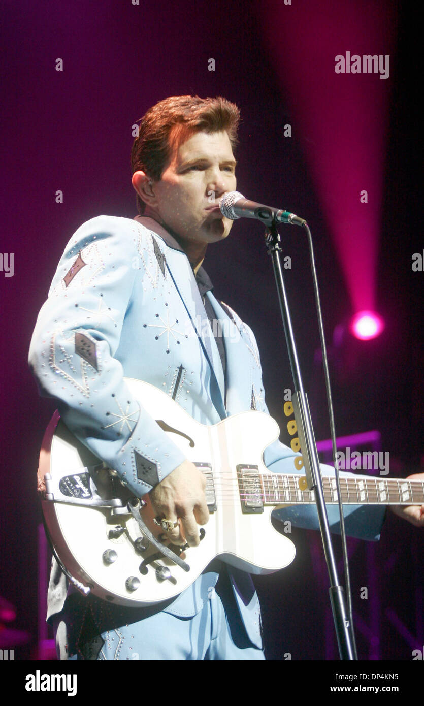 Aug 17, 2006; New York, NY, USA; Singer CHRIS ISAAK performing live at ...
