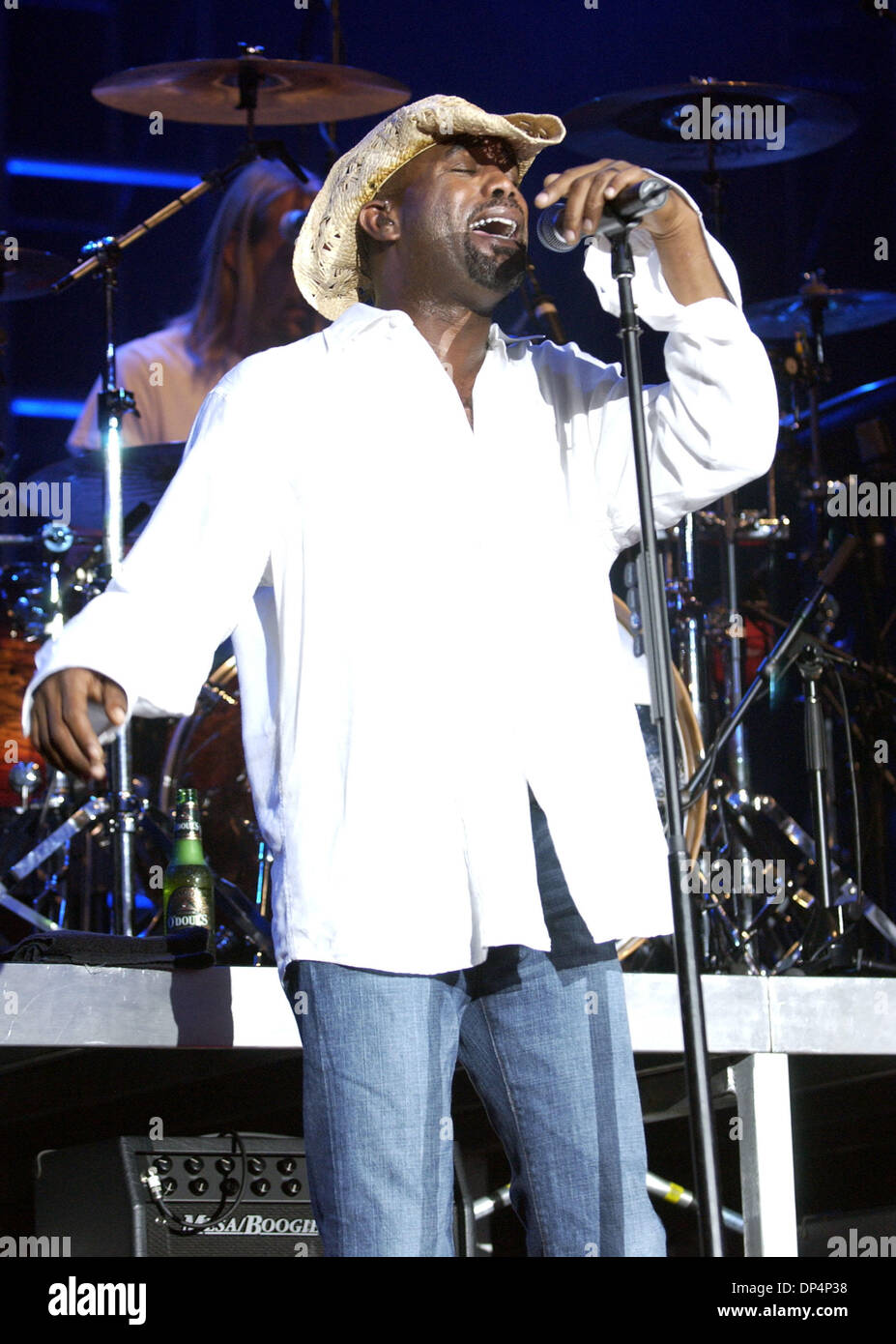 Aug 20, 2006; Raleigh, NC, USA; Singer DARIUS RUCKER with the band ...