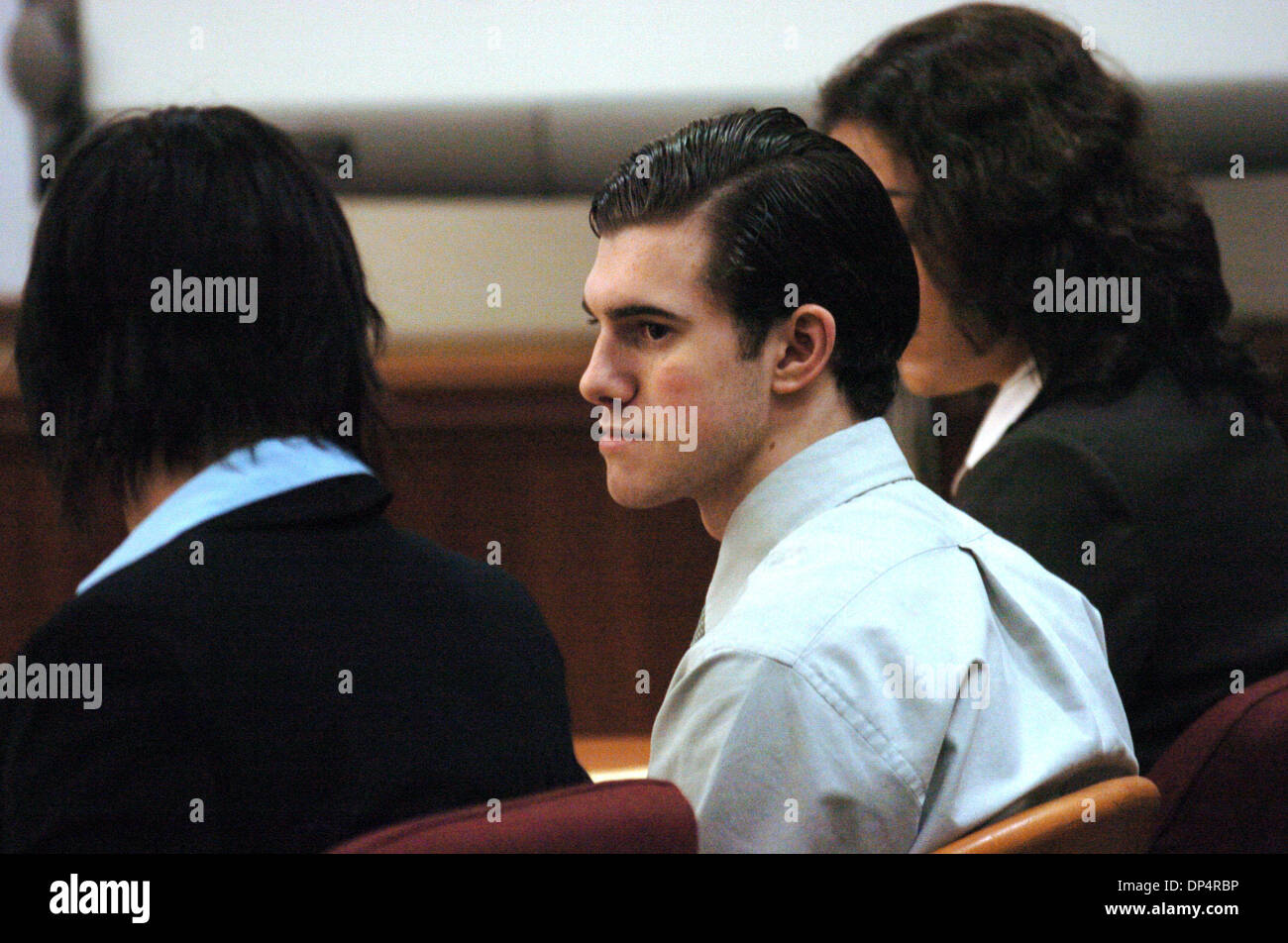 Judge defendant coutroom hi-res stock photography and images - Alamy