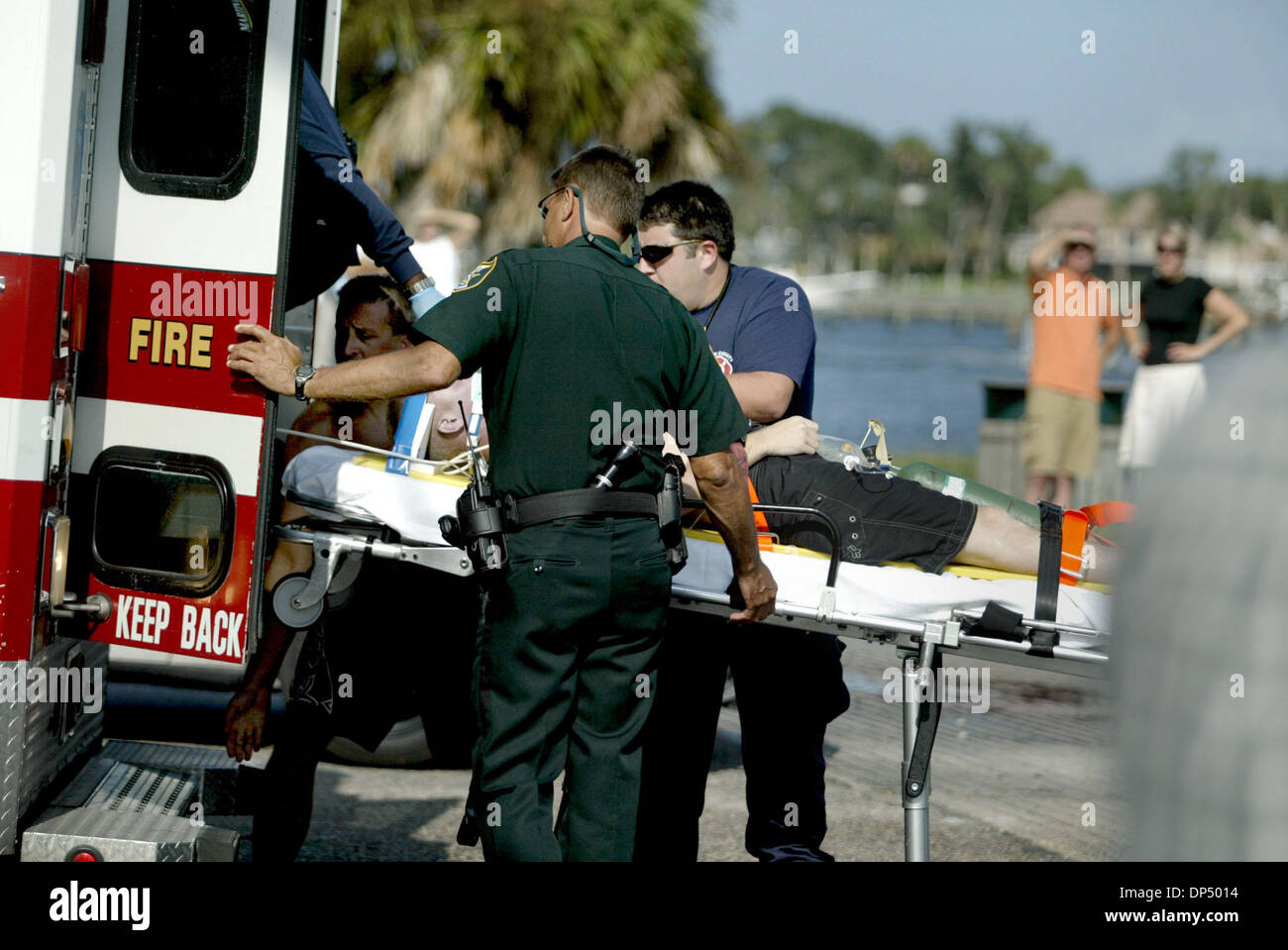 Beach cpr hi-res stock photography and images - Alamy