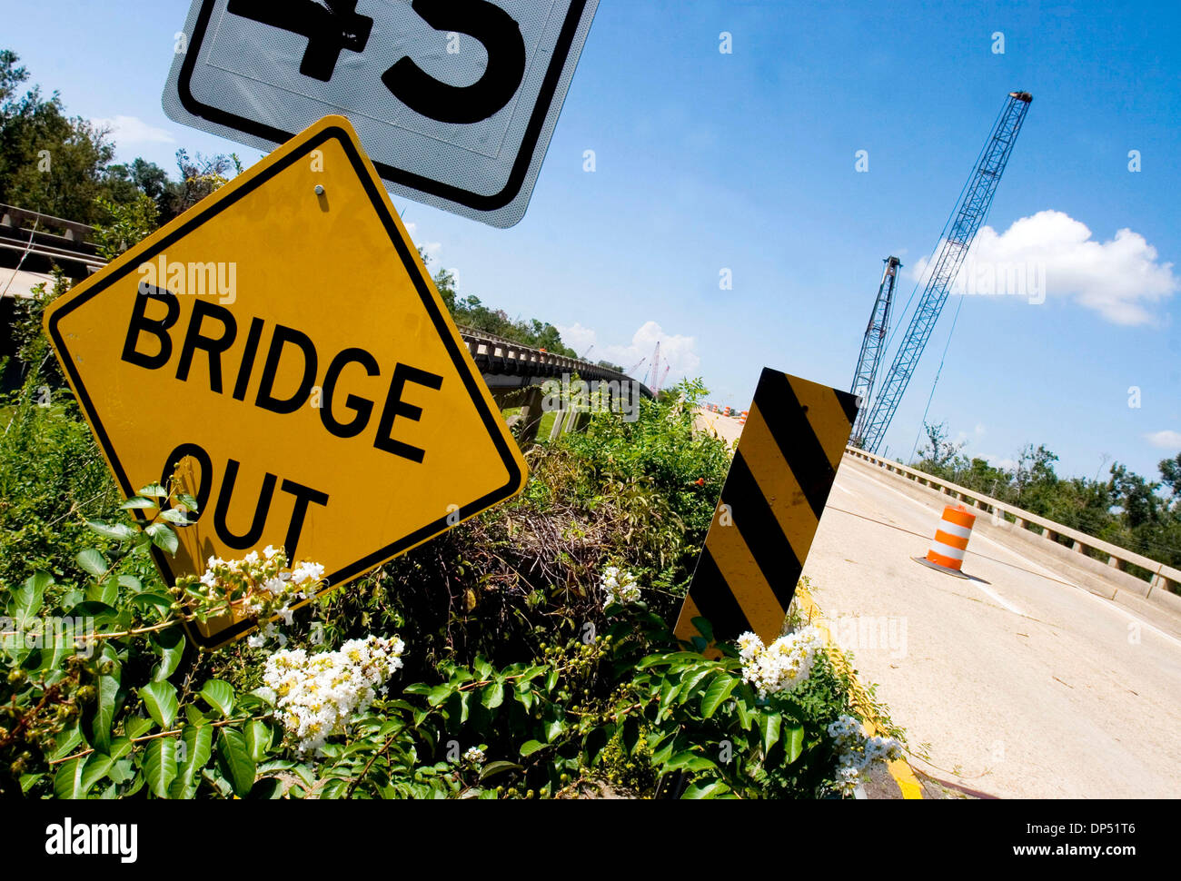 Aug 25, 2006; Ocean Springs, MI, USA; A sign indicates the outed bridge ...